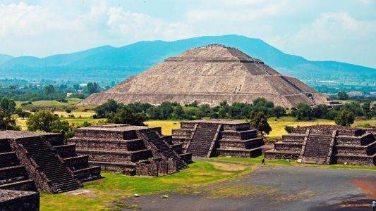 “The pyramids of Mexico”... Symbol of Mexicans’ sanctification the sun ...